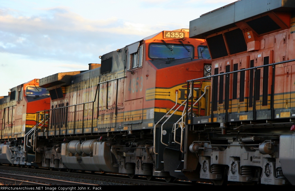 BNSF 4353